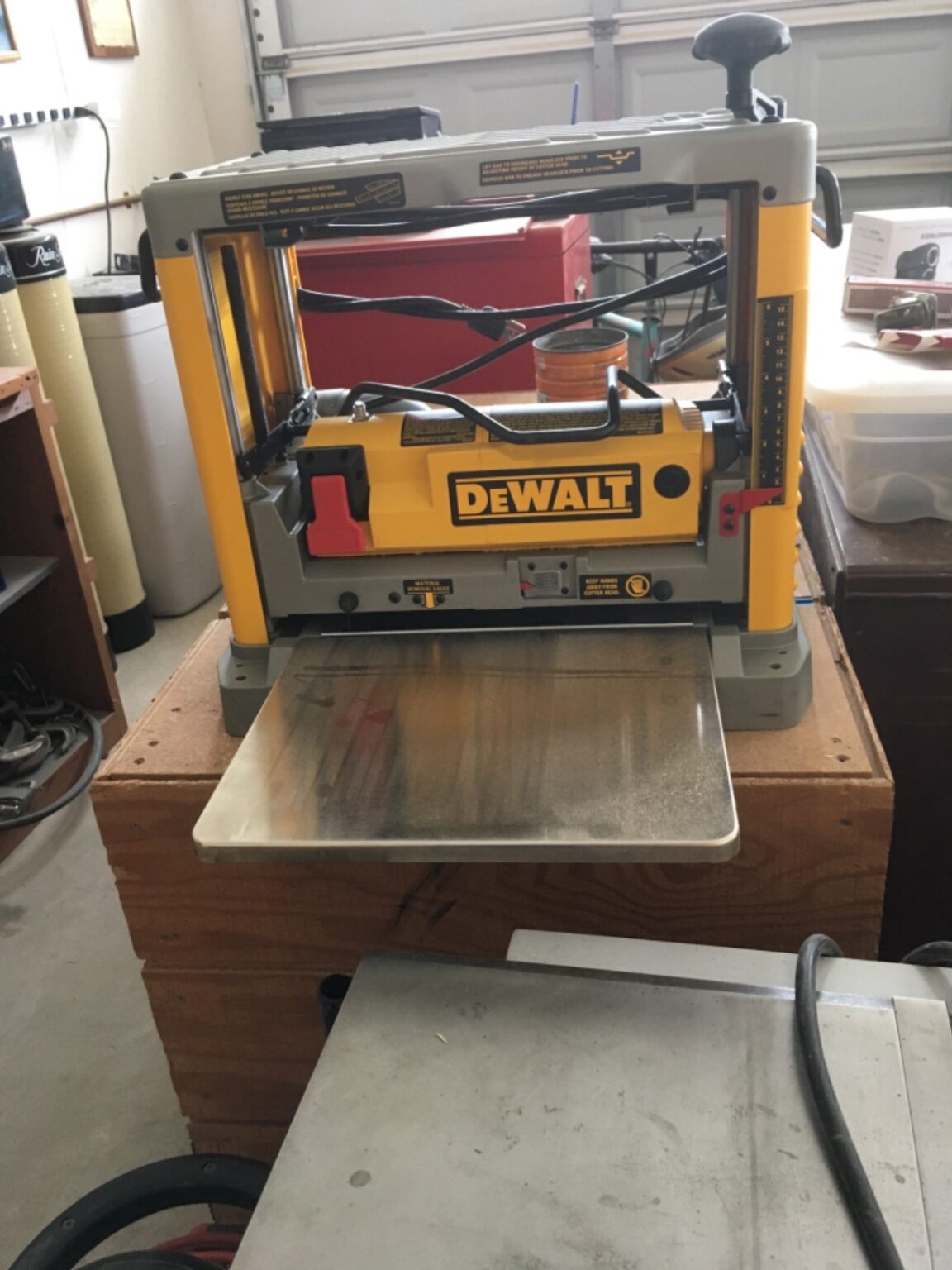 DeWalt Vs Hercules Planer: Which is Best In 2026? - Chisel And Craft